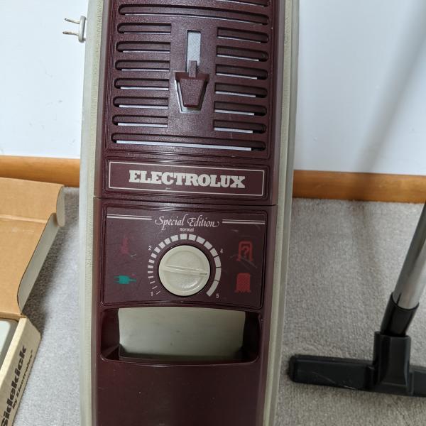 Electrolux canister vacuum cleaner and accessories | snaplist