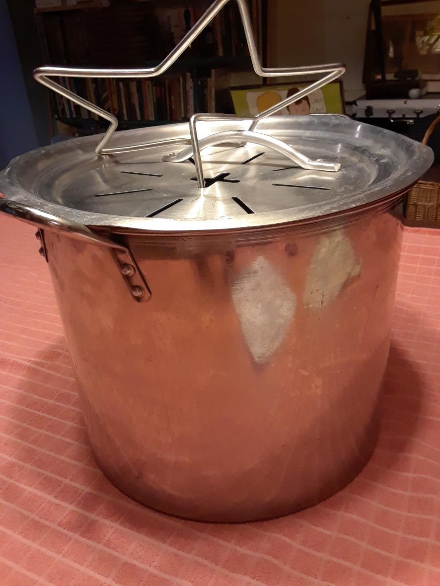 Large cooking pot | snaplist