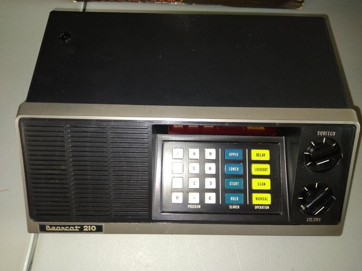 BearCat 210 Scanning Radio | snaplist