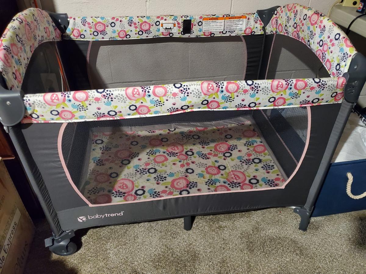 Baby Trend Play Yard | snaplist