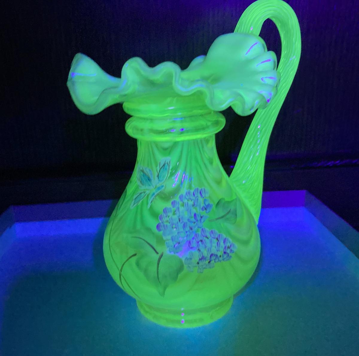 Fenton pitcher Vaseline Hydrangeas Topaz opalescent ruffled signed ...