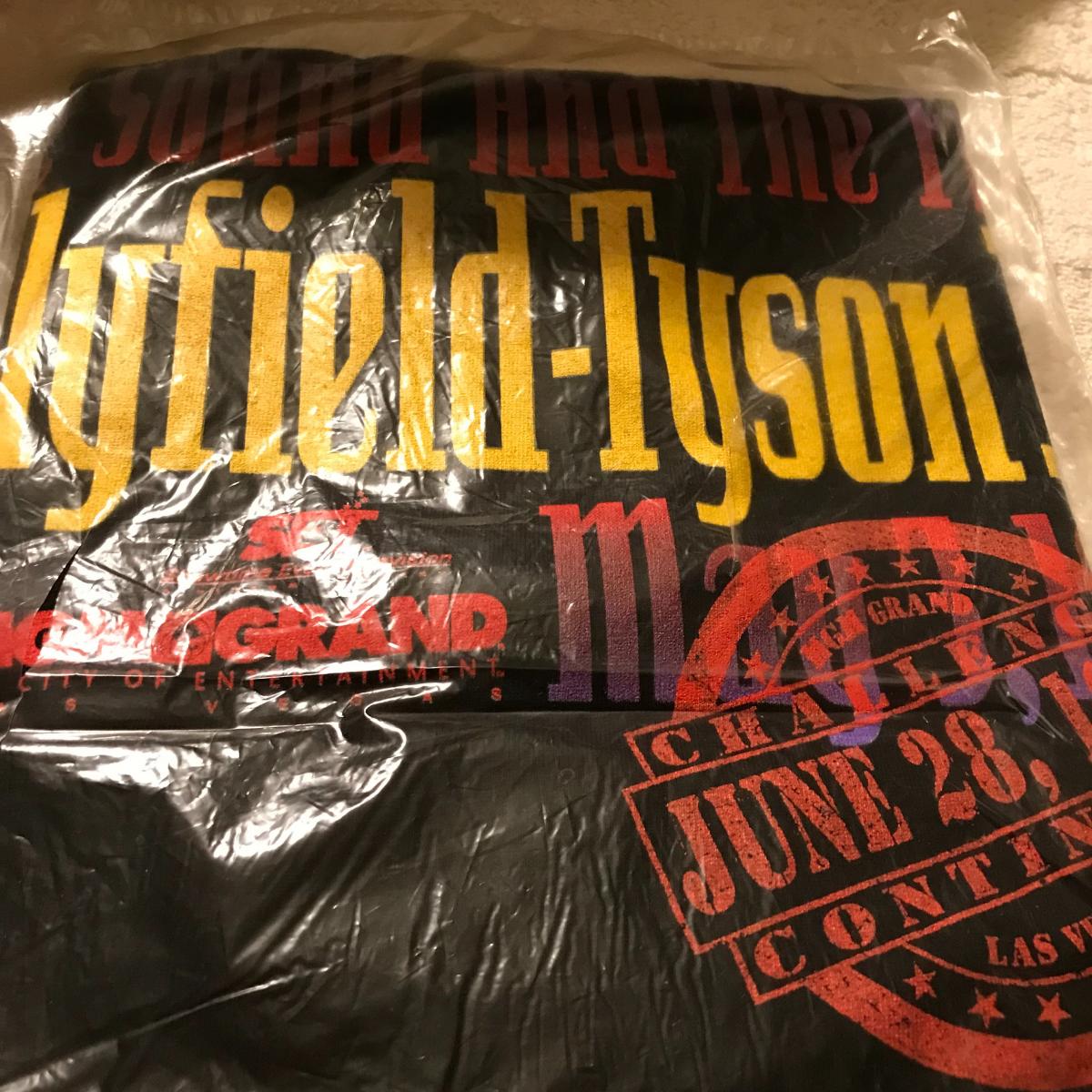 Holyfield-Tyson t-shirt from June 28, 1997 X-Large | snaplist